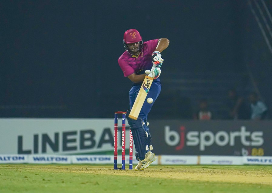 Alishan Sharafu played a series-winning knock of 68 runs ©ECB ©UAEvsBD ...