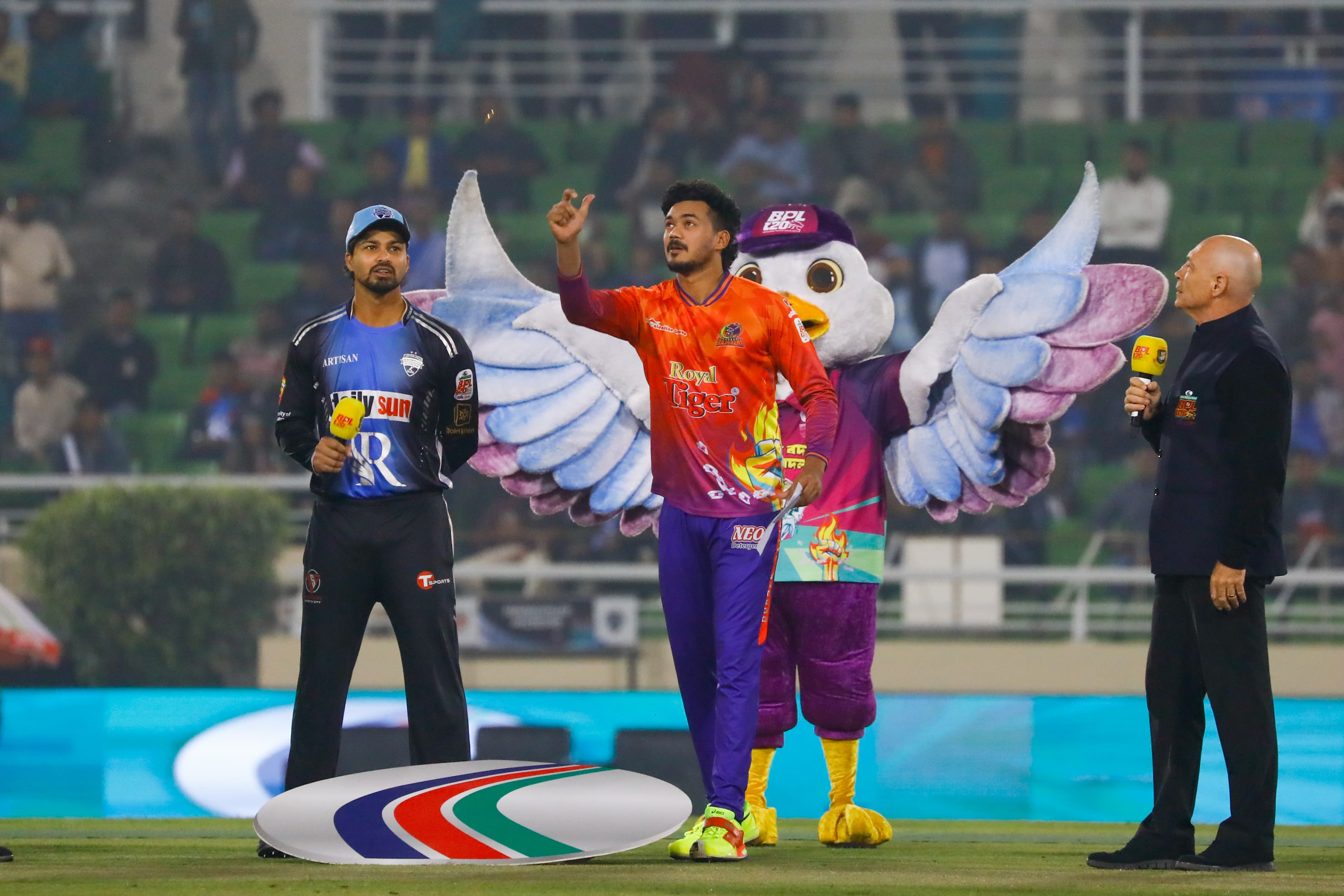 Squads of both teams, Durbar Rajshahi vs Rangpur Riders, Match 34 ...